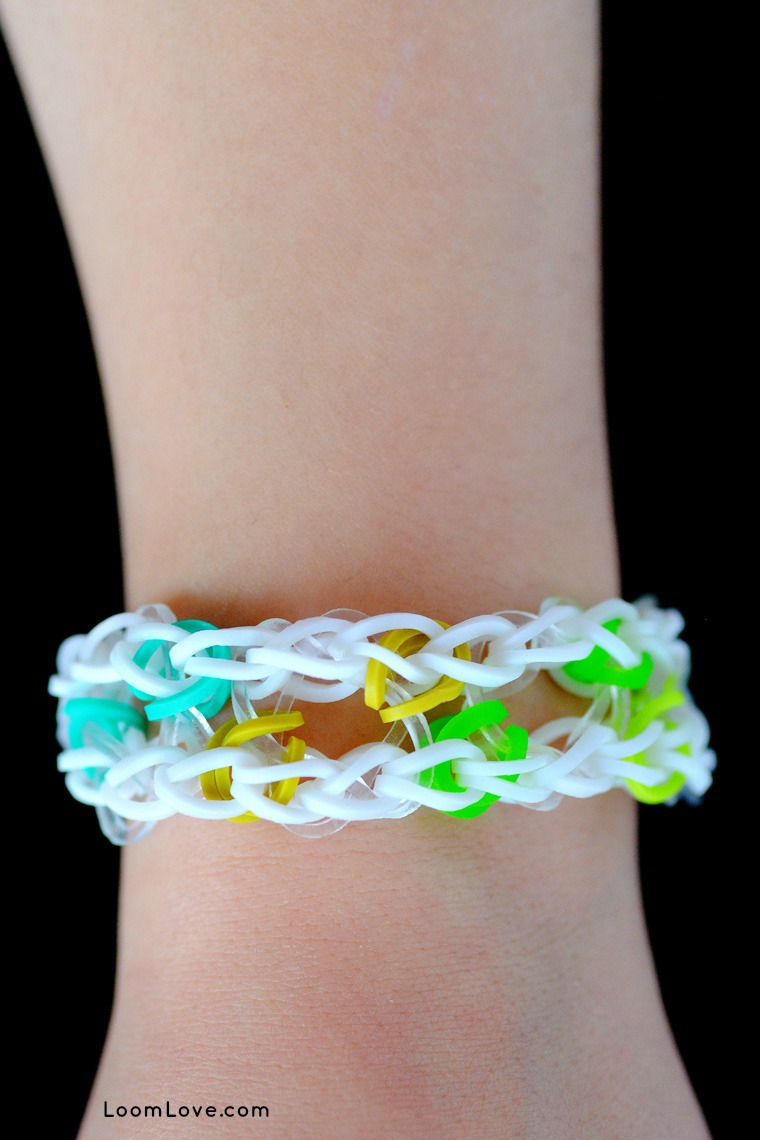 How to Make a Rainbow Loom Loop Bracelet