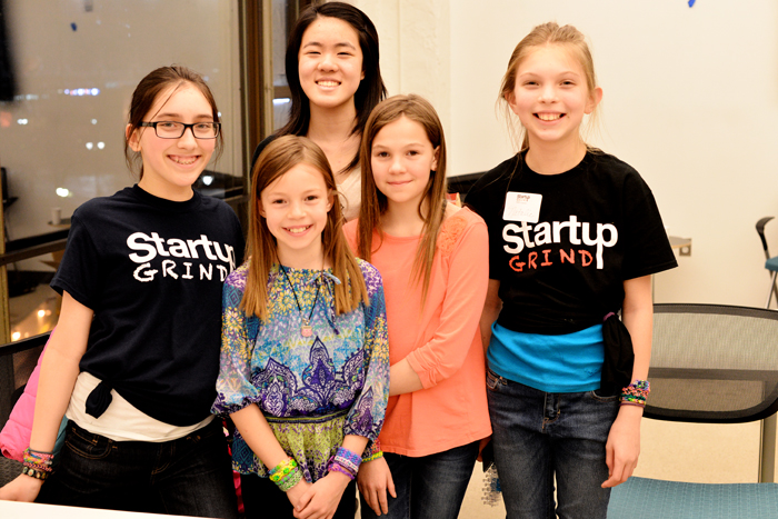 Loom Love Meets Rainbow Loom Inventor Choon Ng & Family!