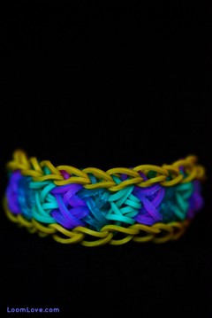 How to Make the Rainbow Loom Weave Bracelet